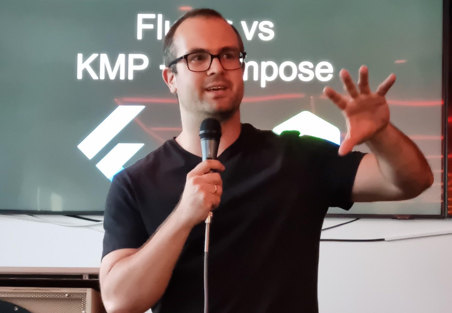 Schlacht der Titanen: KMM + Jetpack Compose vs. Flutter - HtB Lifestyleapp Penzberg